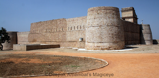 Travel magic: What is Chanderi in Madhya Pradesh famous for?