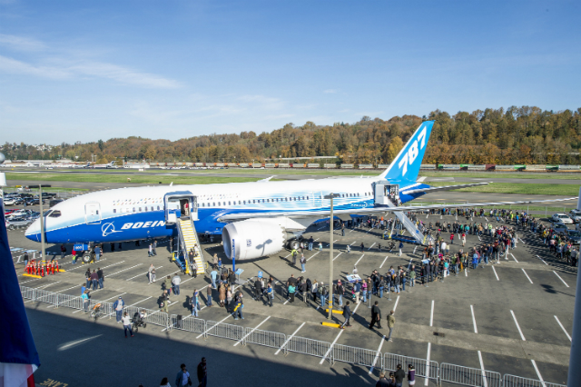 Boeing Donates Prototype Number Three of Boeing 787-8 Dreamliner ...