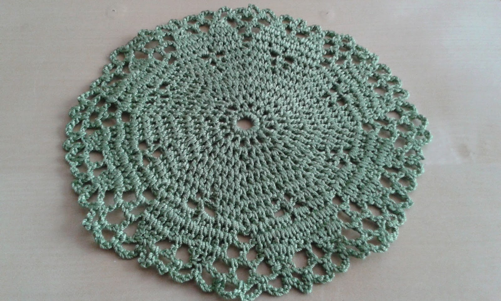 Adriana Hobby: Model crosetat nr. 1 - Rozete pentru faţă de masă