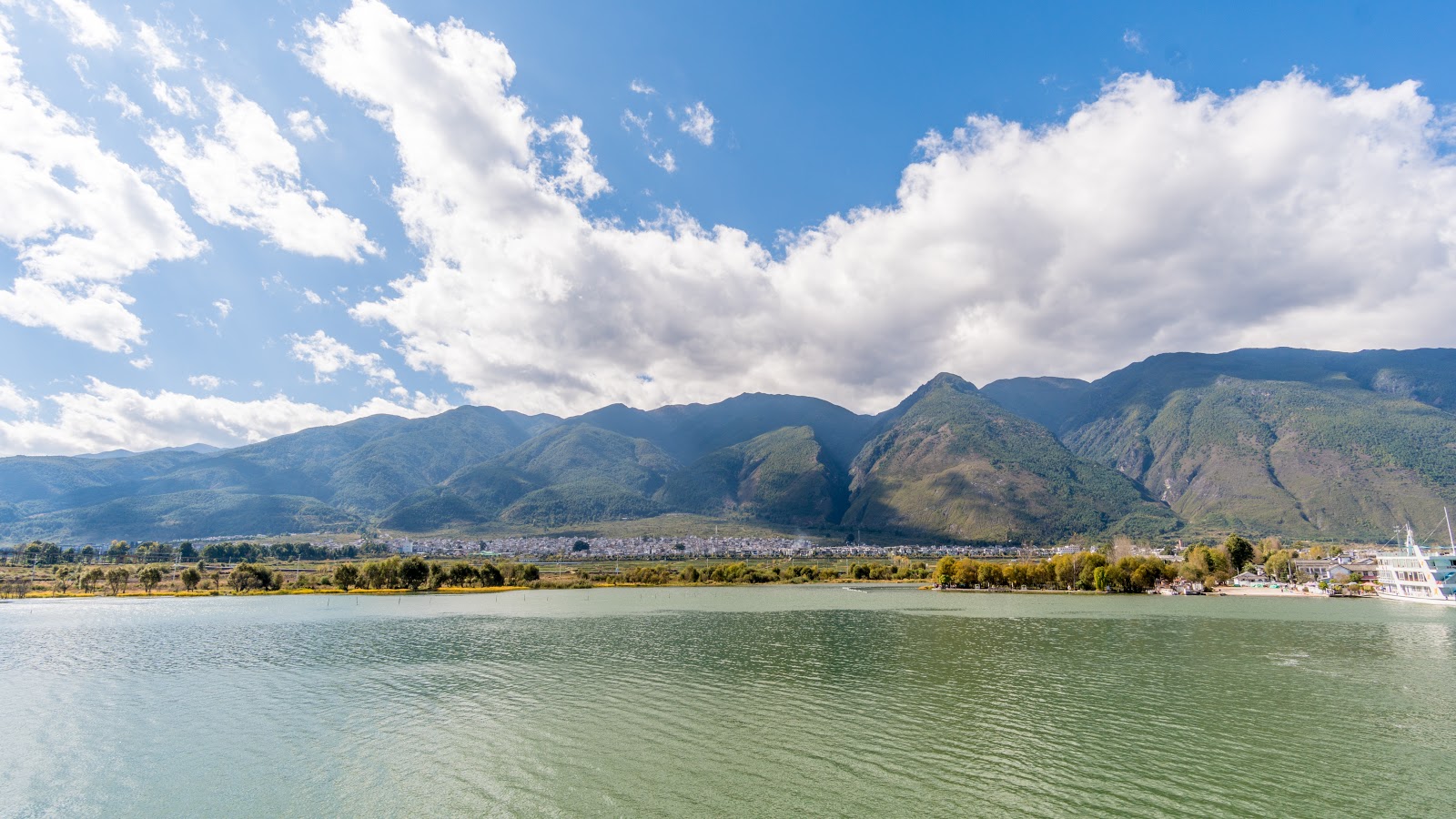 Cruise Tour on Erhai Lake, Dali