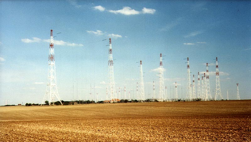 Media Network Series Two: France closes its shortwave relay facilities ...
