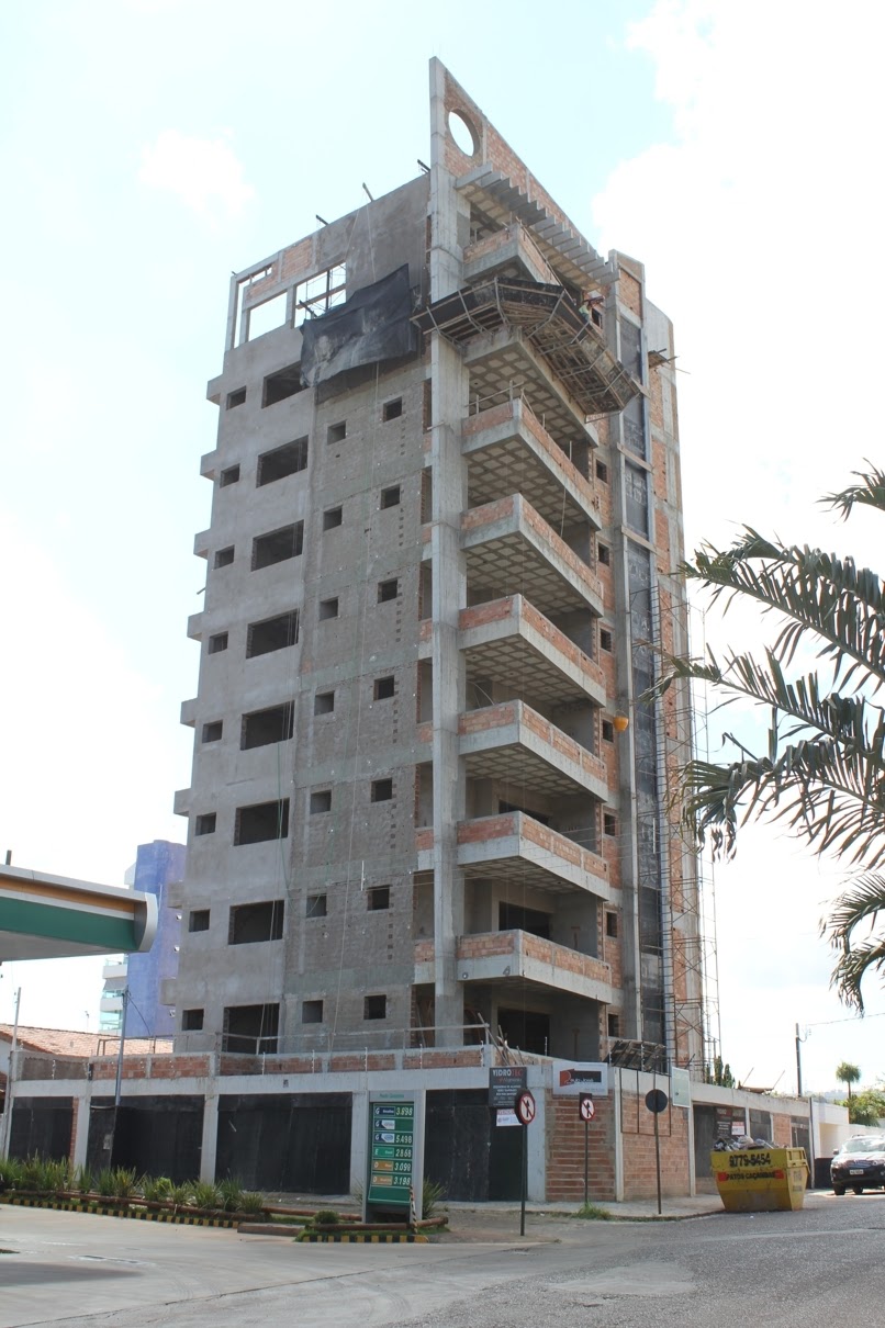 Paulo José - Atelier de arquitetura: Prédio em construção na rua Amazonas.