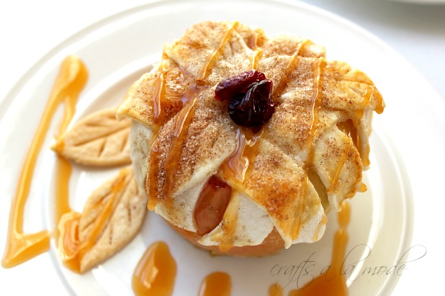 Cutest Apple Pie Baked in an Apple - Crafts a la mode