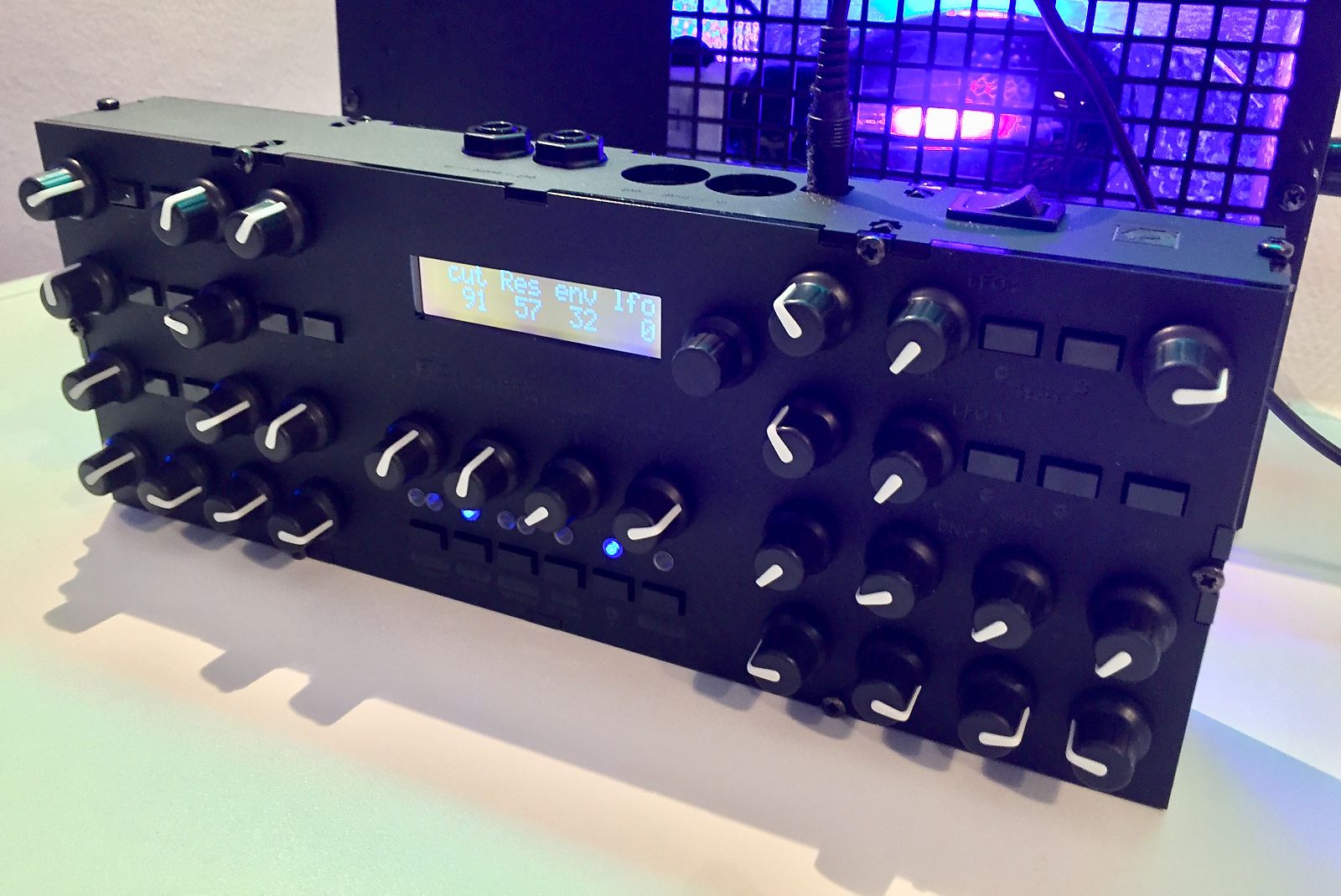 MATRIXSYNTH: Mutable Instruments Shruti XT Hybrid MONO/ANALOG ...