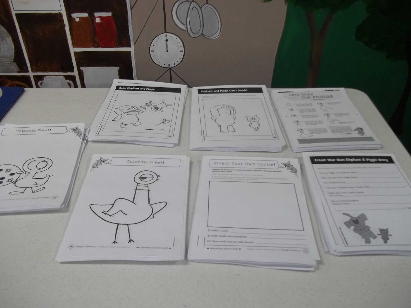 What is Bridget Reading?: Elephant & Piggie Party (And Pigeon, Too!)