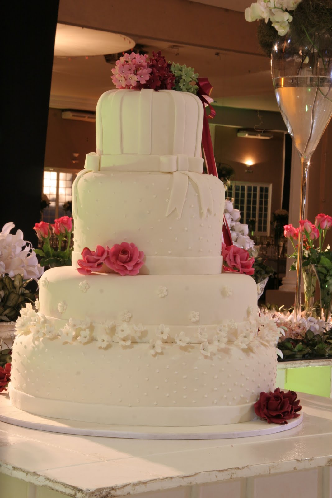 Zelo Assessoria de Eventos: Bolos - Maquetes - lindos e coloridos!