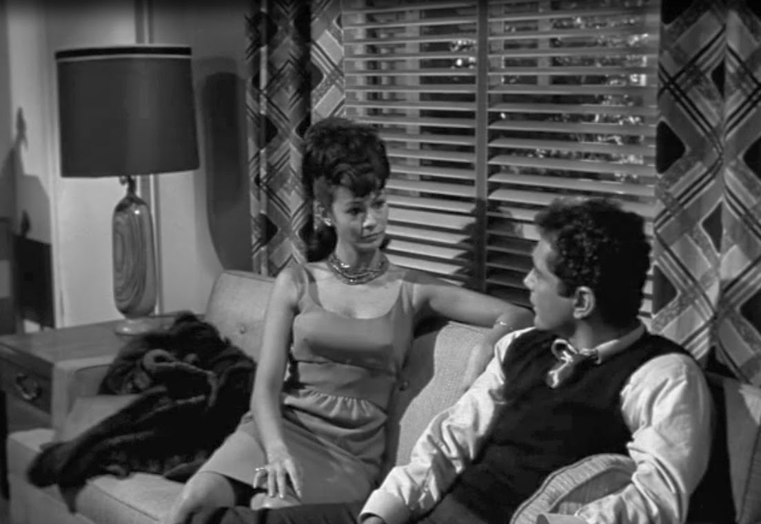 Talking Bees, A Killer Moon Plant and Curvy Ladies: A Fun Day with The ...