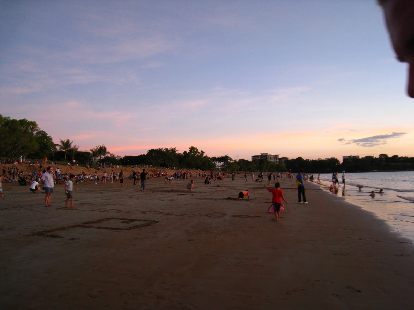 Eat . Travel . Dive: Mindil Beach Sunset Markets - Darwin
