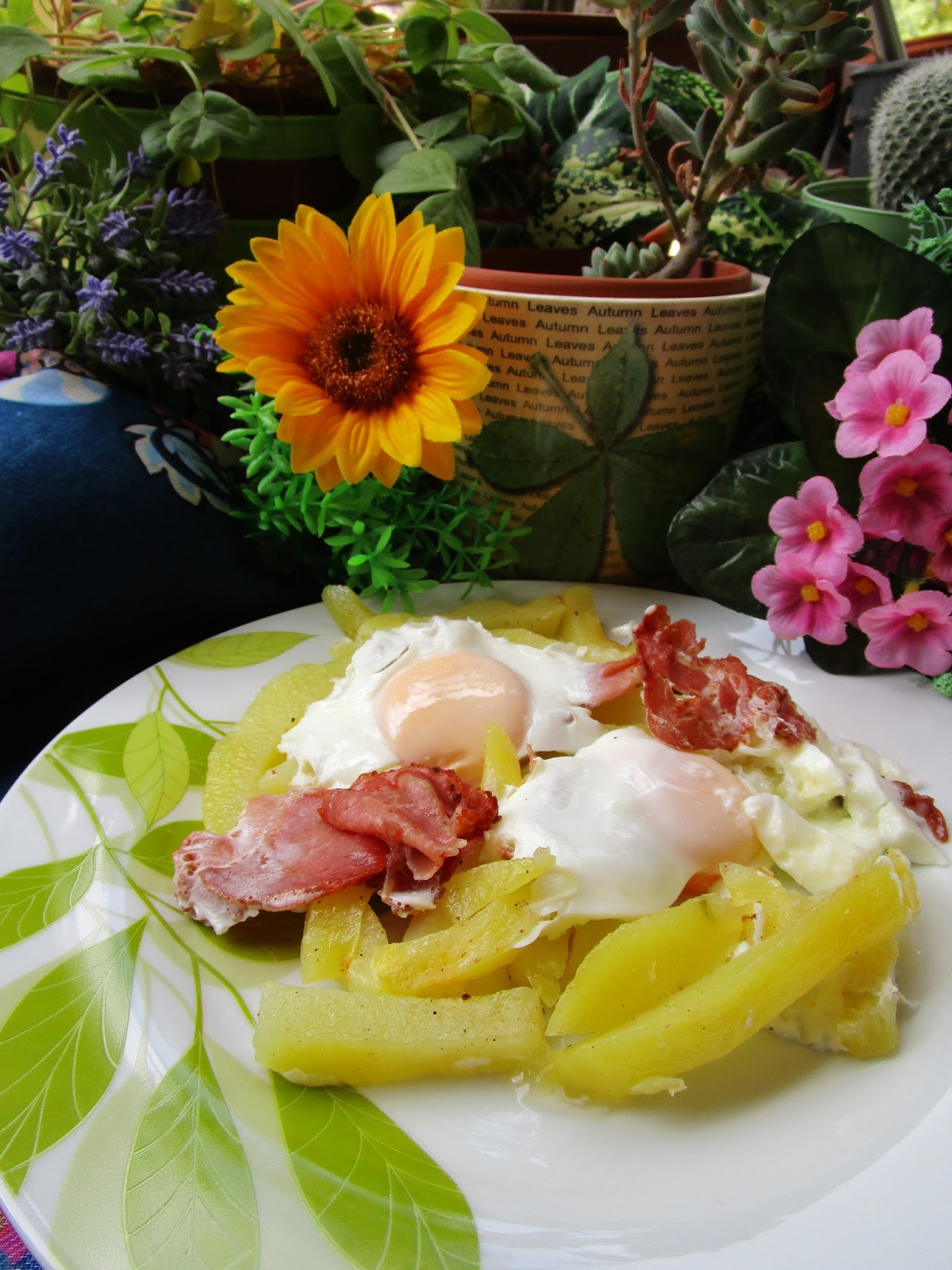 PATATAS "FRITAS" CON HUEVOS Y JAMÓN en estuche LÉKUÉ