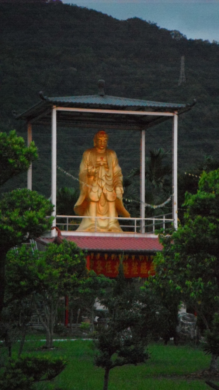 Sunny Fantasy: Taiwan Gaoxiong Pindong Wu Liang Guang Fo Si 台灣高雄屏東無量光佛寺