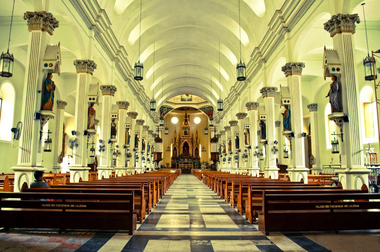 walking distance & et cetera -: Molo Church-Molo District of Iloilo City