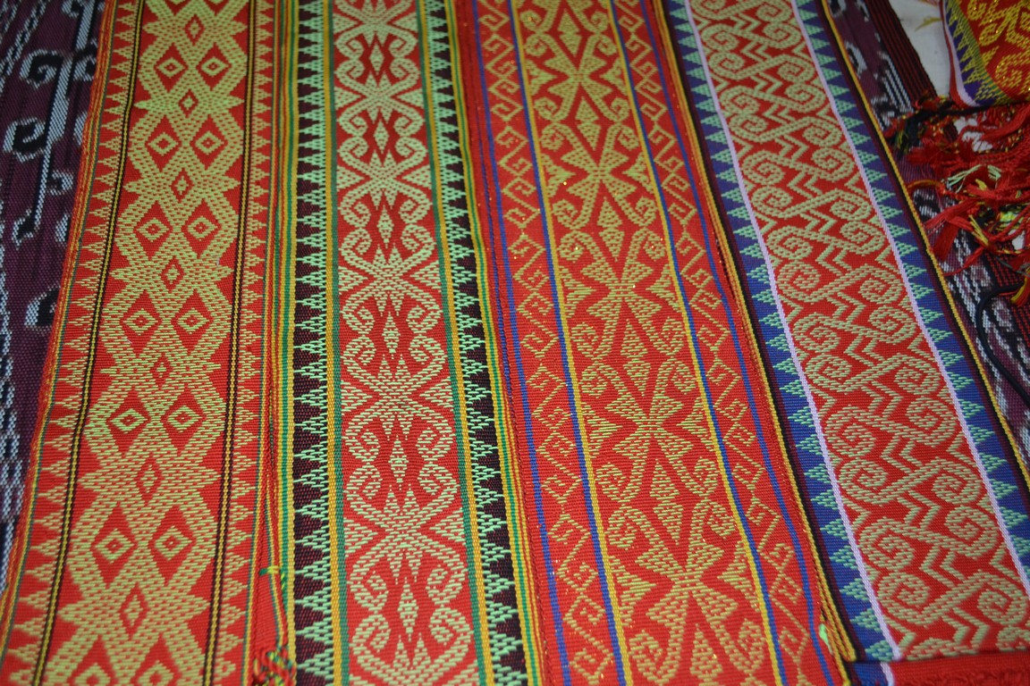 PING HAP -traditional and culture: Sidan And Selampai