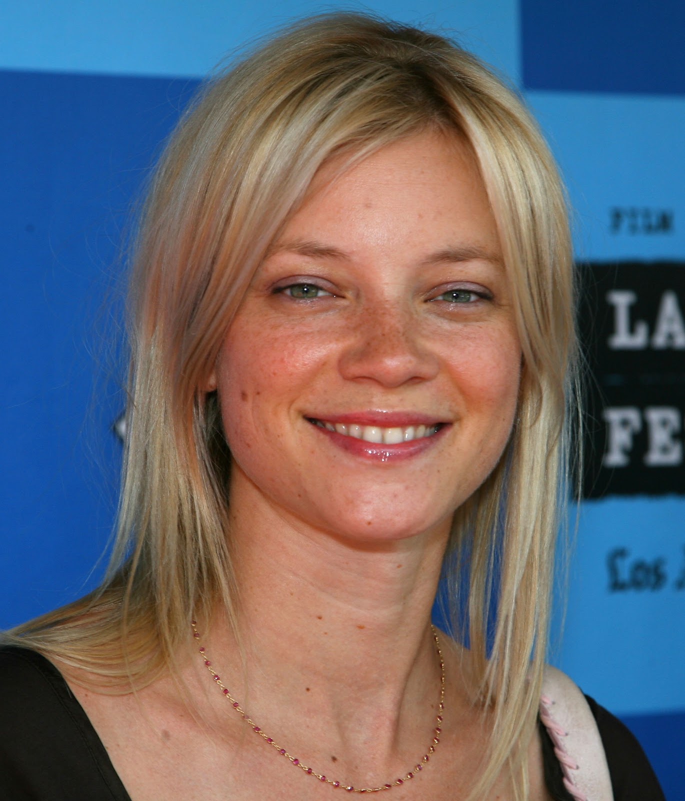 Amy Smart Hot Pictures