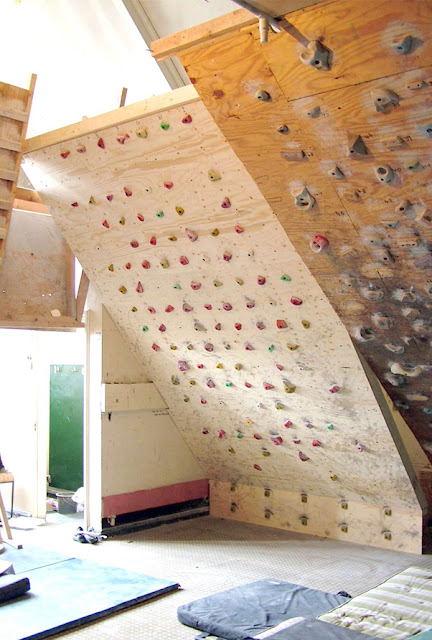 emi's blog: The MOON Board is online!