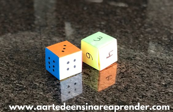 DOBRADURA DADO DE PAPEL - DIY - A Arte de Ensinar e Aprender