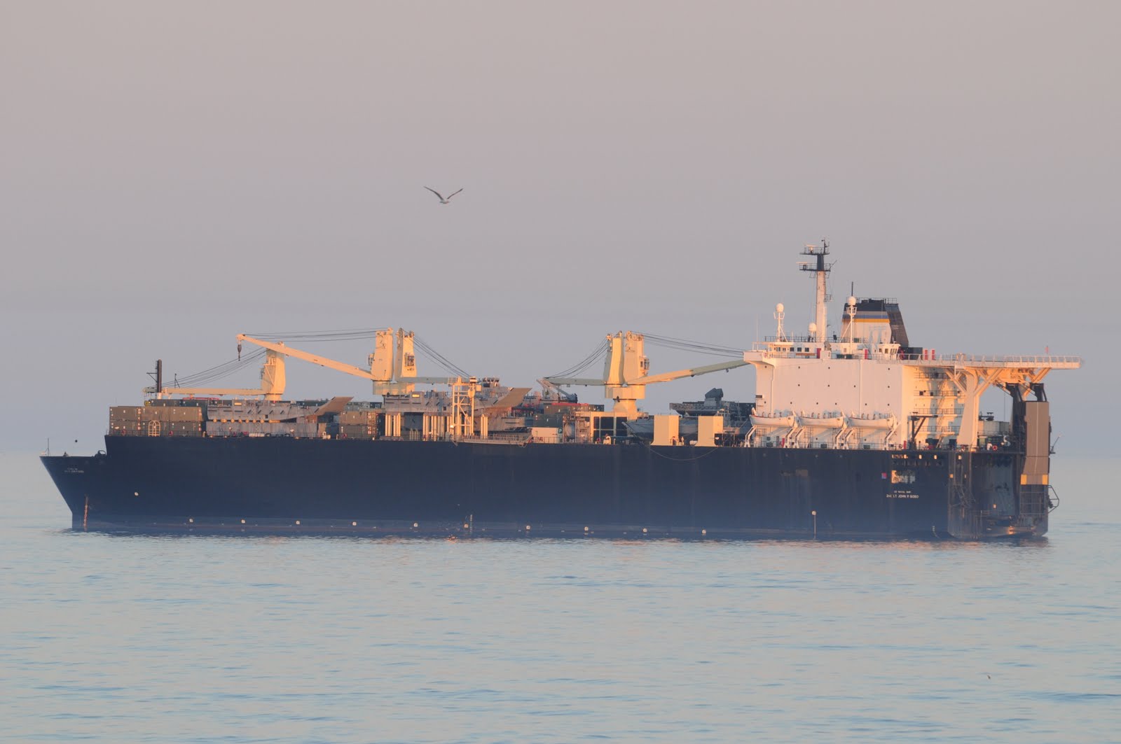 SHIPS & THE SEA - BLOGUE dos NAVIOS e do MAR: USNS 2nd LT. JOHN R. BOBO ...