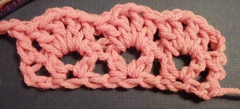 KatsCrafting: Alternating rows of V stitch and 4dc shell