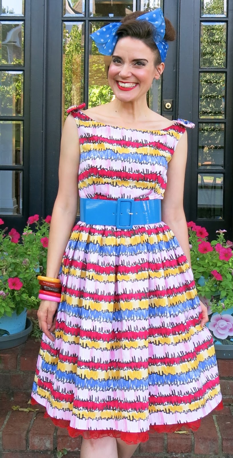 Cassie Stephens: DIY: A Scribble-Scrabble Back to Art Teacherin' Dress ...