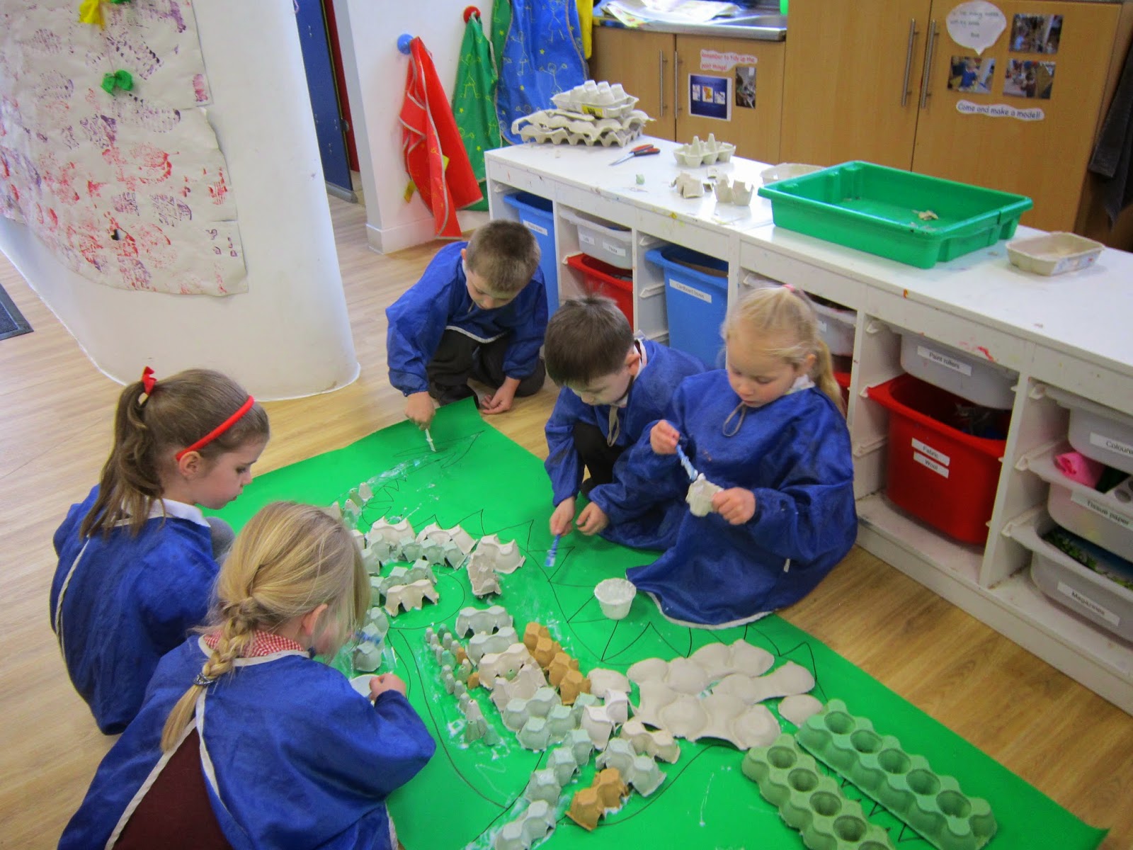 Great Gaddesden School: Nursery/Reception: Dragon making!