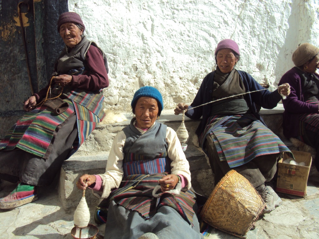 digitalgallery: Making thread from the wool.