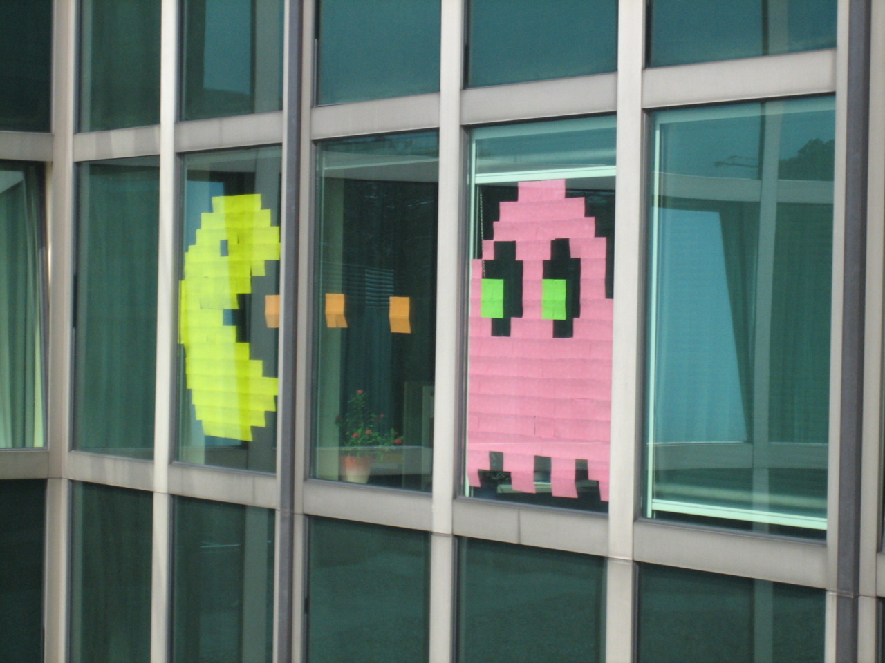 Studio UrbanArea: Pixel Post-it note Art