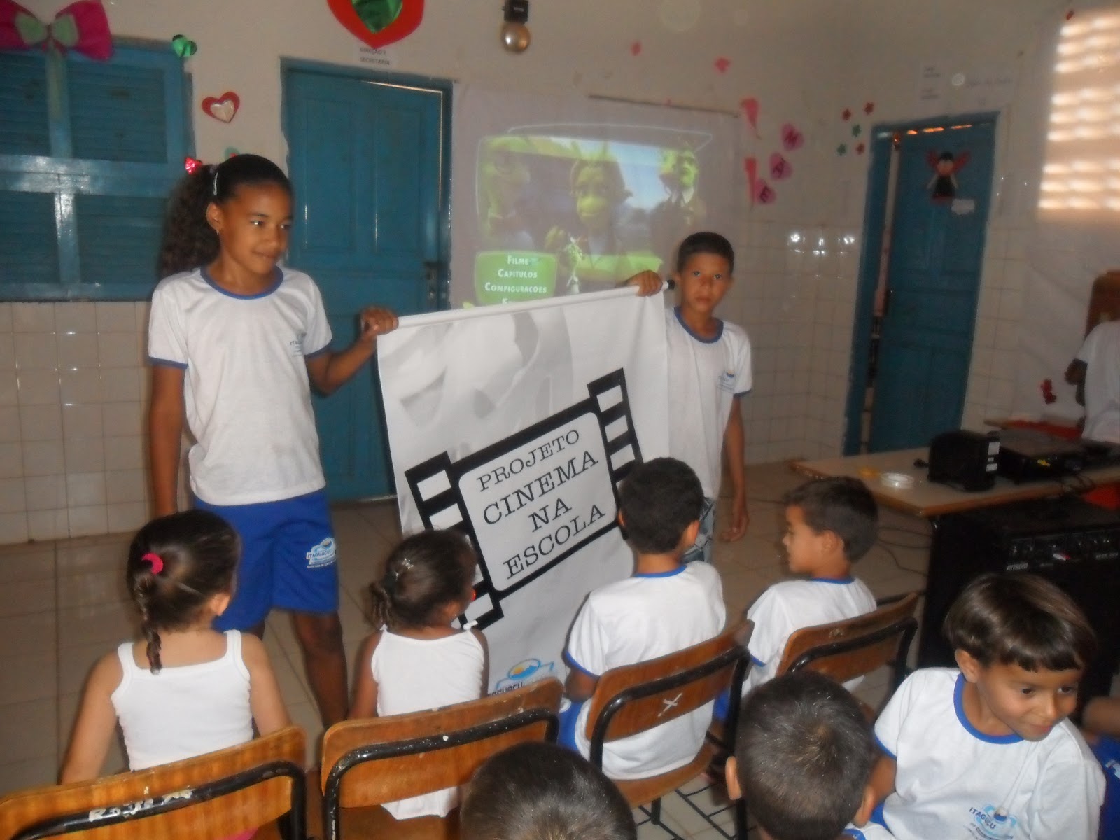 Educação de um novo tempo: CINEMA NA ESCOLA: alunos da Escola Francisco ...