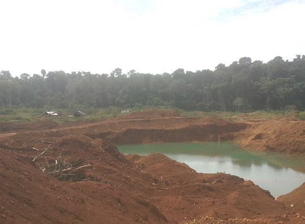 Goudwinning in Suriname: Stinasu lijkt Brownsberg Natuurpark aan zijn ...