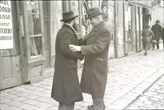 A Vanished World: 27 Rare and Amazing Photographs Capture Jewish Life ...