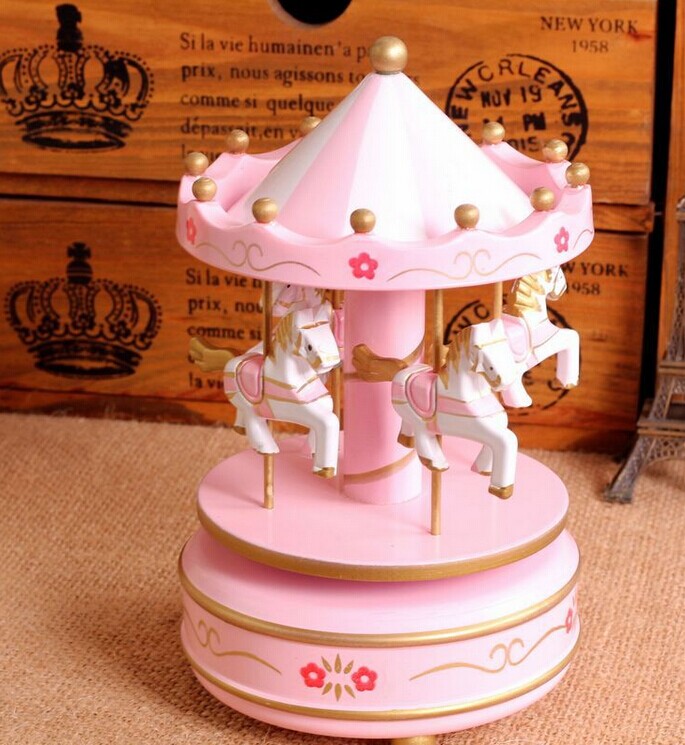 Deco: Carusel muzical pentru copii cadou de craciun