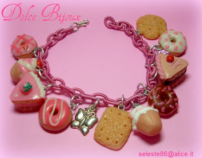 Un Dolce Bijoux: Bracciale con catena filo di seta,charms e 10 ciondoli ...