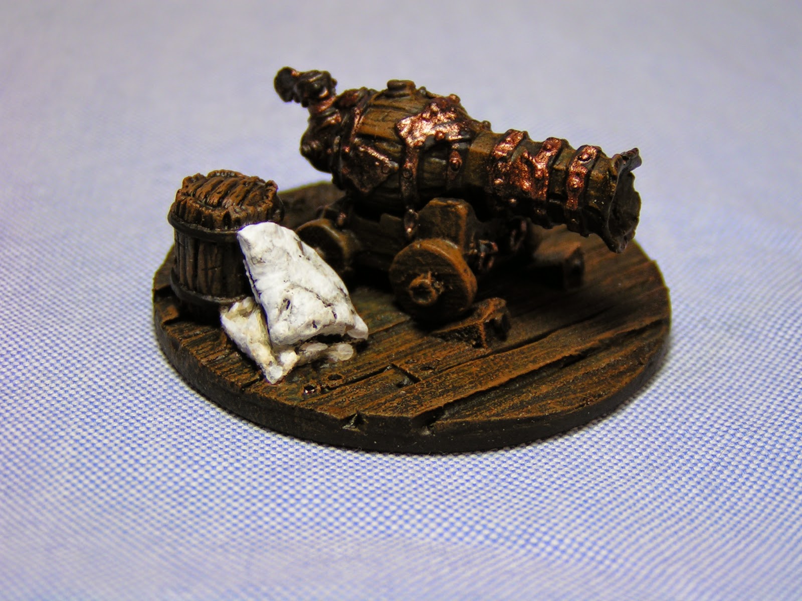 Dampf's modelling page: Gnome Cannon for November - part three