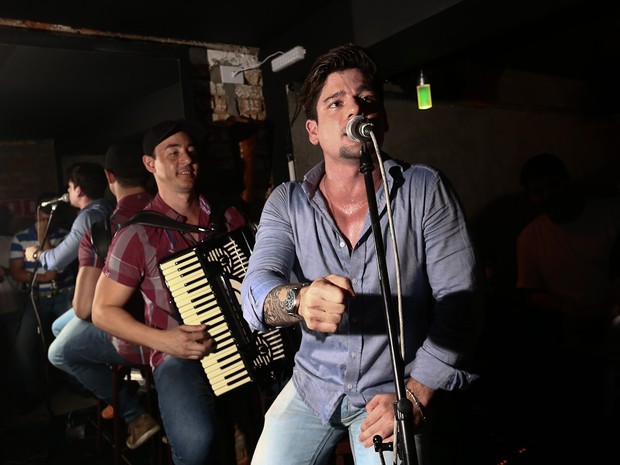 Rodrigo Rios fala sobre estreia em casa voltada ao público LGBT ...