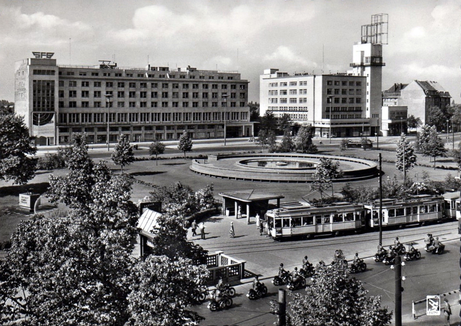 transpress nz: tram in Reichskanzlerplatz, Berlin, 1920s