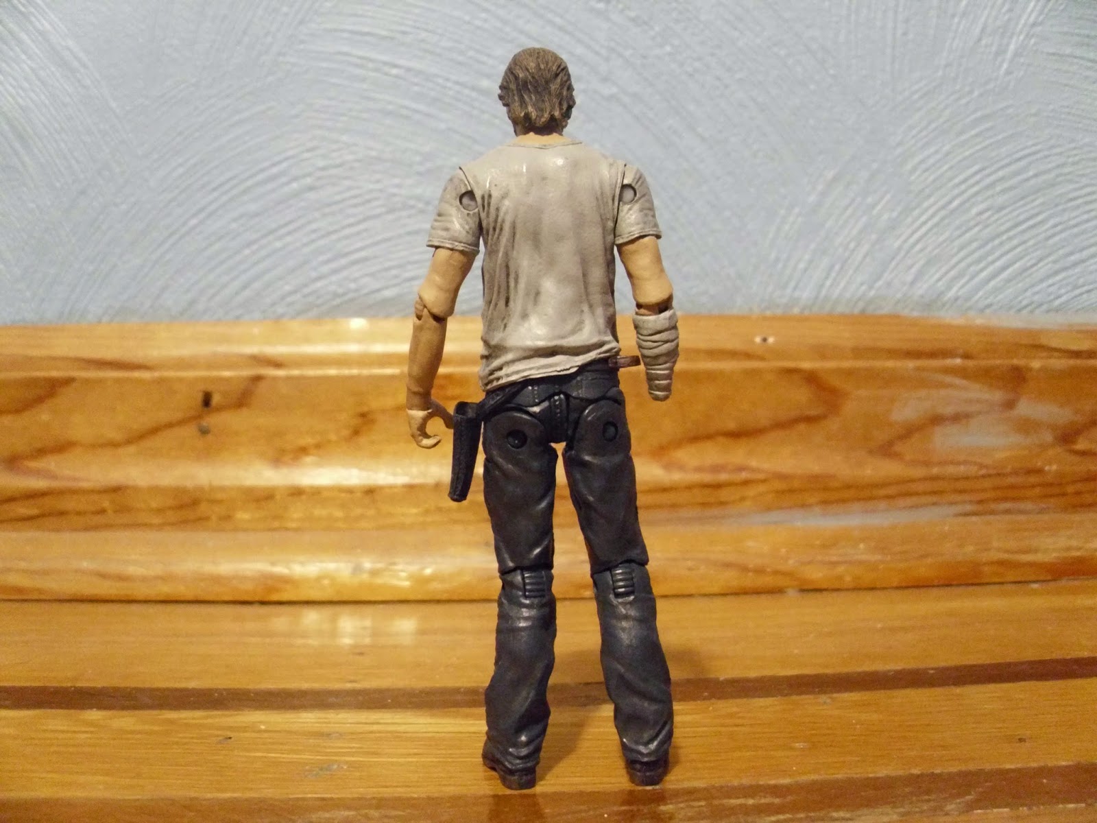 Geek4Life: Review of The Walking Dead Comic Series 3 Rick Grimes figure!