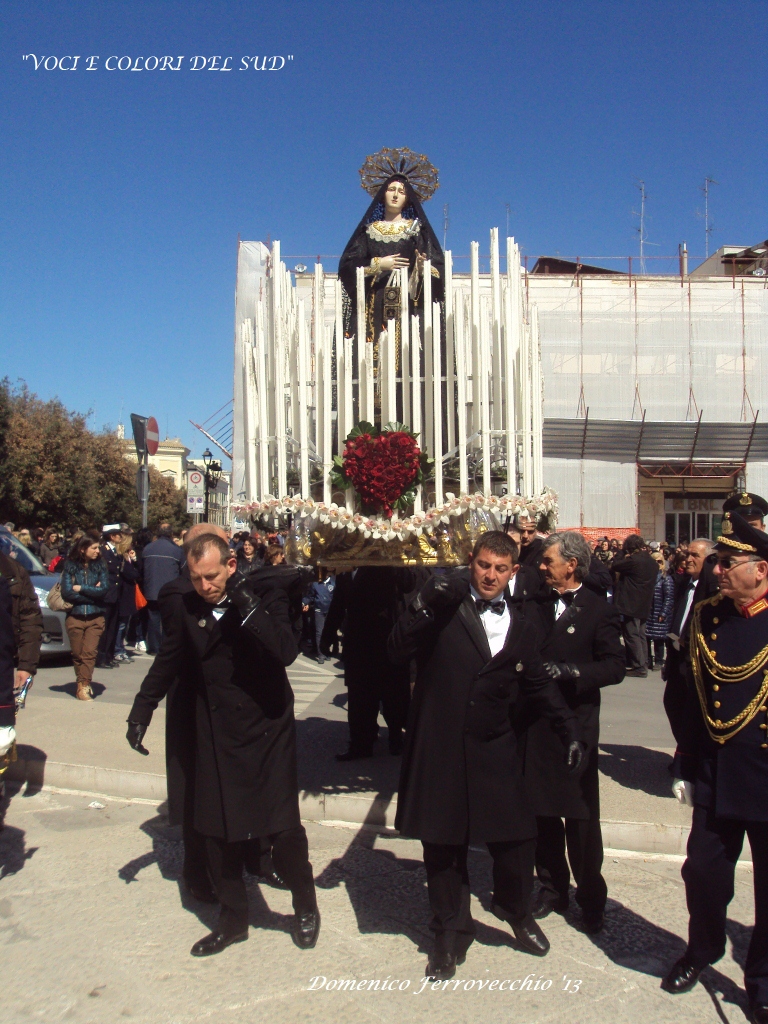 Voci e colori del Sud: La processione della Desolata a Bitonto