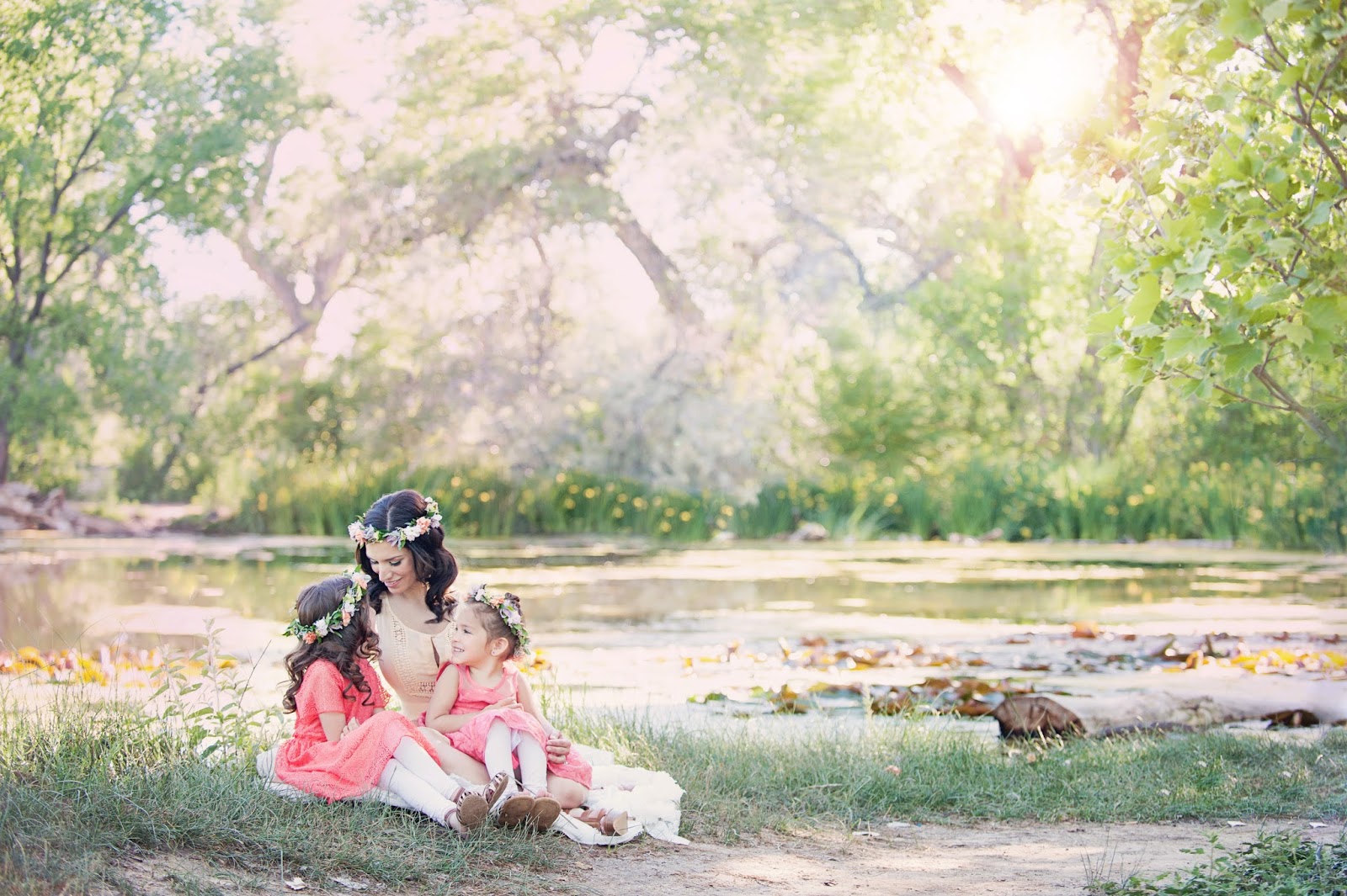 Maura Jane Photography: The Montoya Family | A Fairy Tale Day at the Lake
