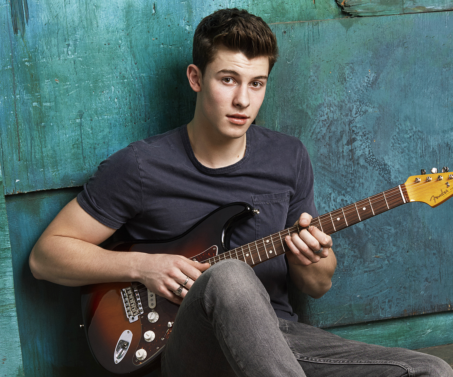 Mundo dos Famosos: Biografia de Shawn Mendes