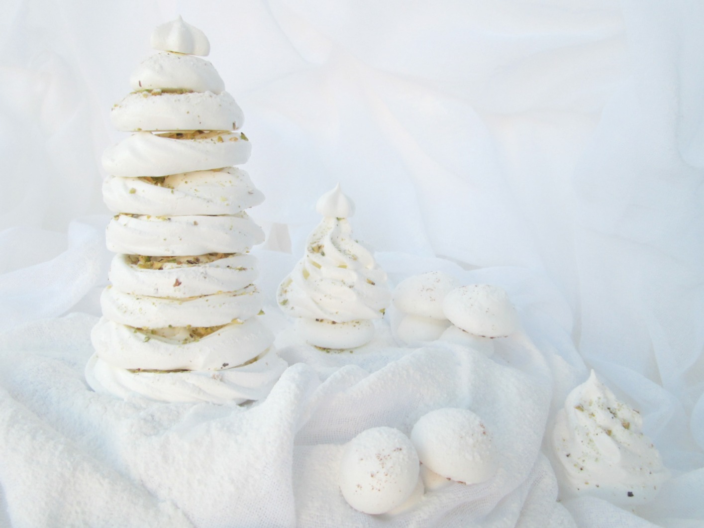 Comori Delicioase: Bradut din bezele - Cum sa aducem zapada pe masa de ...