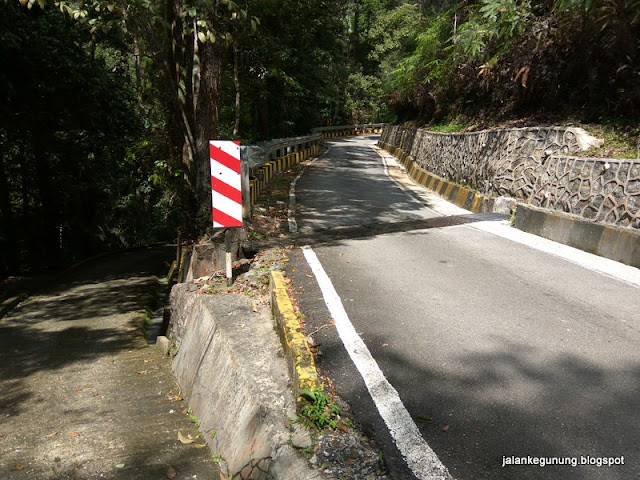 Jalan Ke Gunung: Mendaki Bukit Bendera via Jalan Taman Cantik