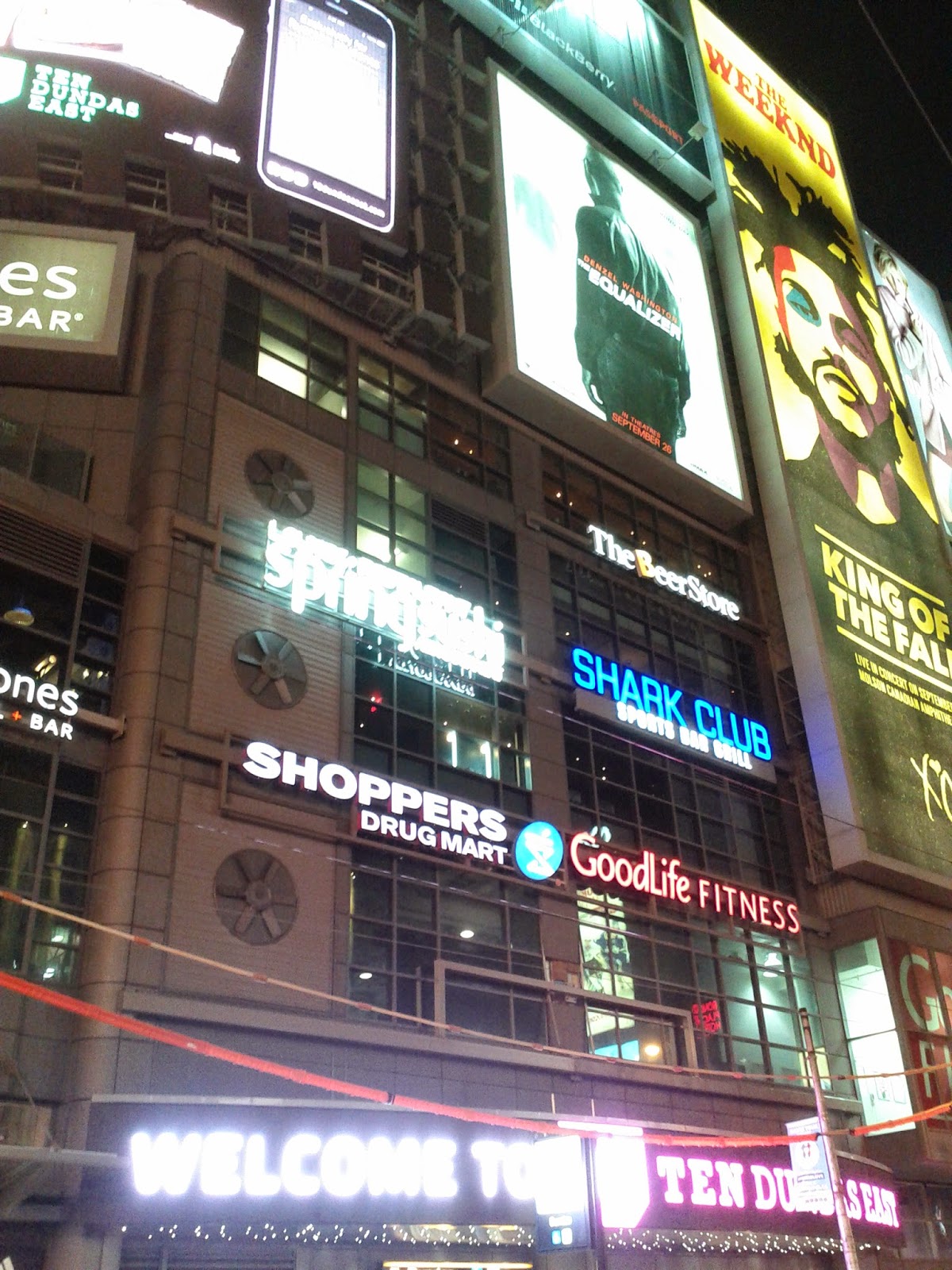 Toronto things: 10 Dundas Street East Toronto