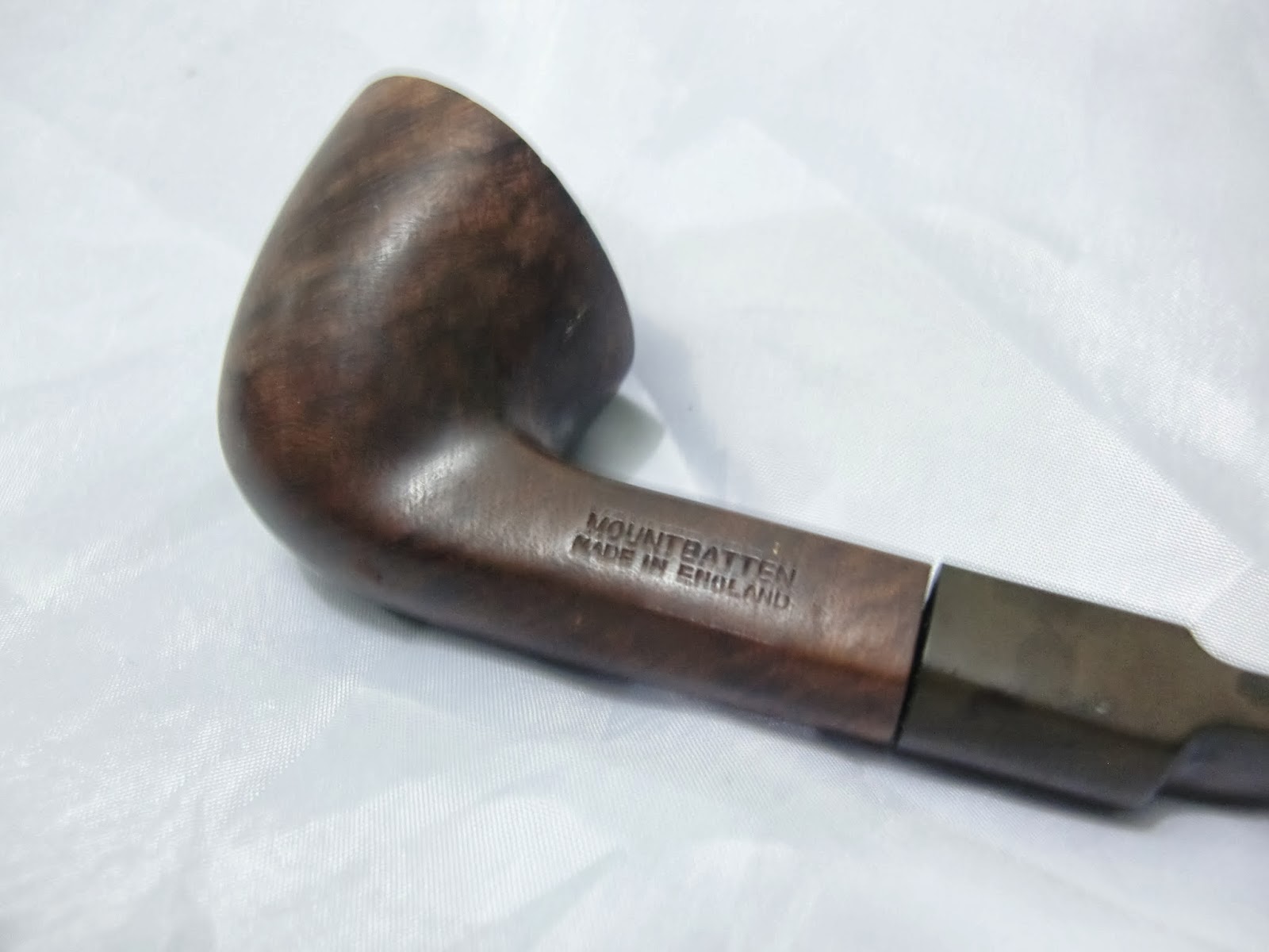 CILEGON ANTIK: Cangklong Pipa rokok Made in England Merek MOUNTBATTEN