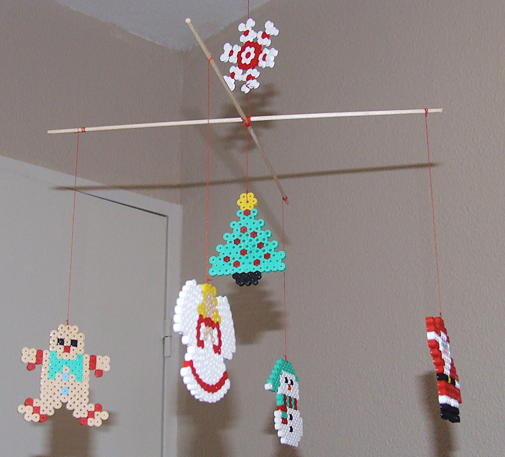 Les Mercredis de Julie: Mobile de Noël en perles à repasser