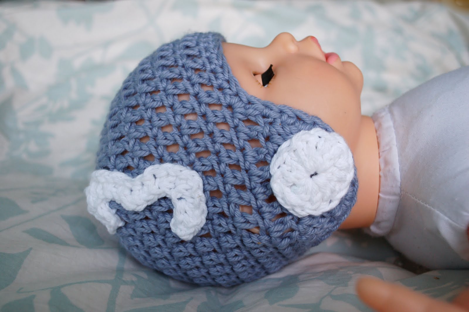 Alli Crafts: Free Pattern: Vintage Football Helmet Newborn and Number 3 ...
