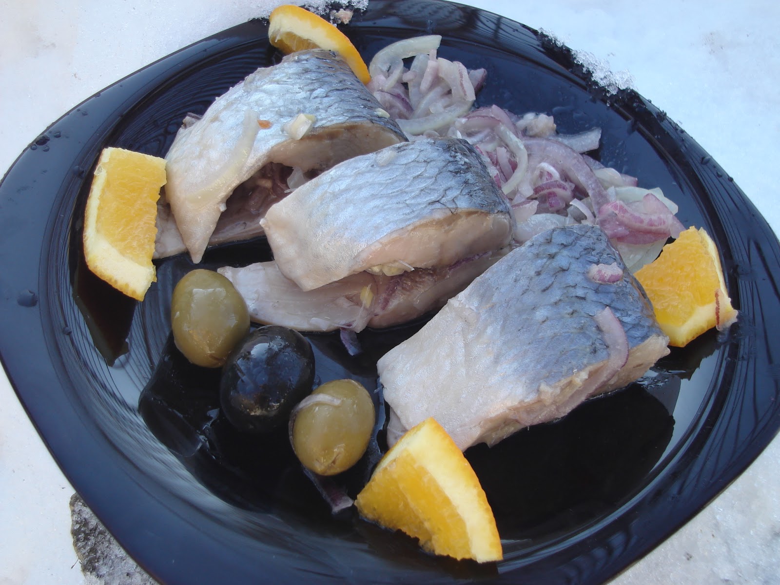 Salata de scrumbie marinata