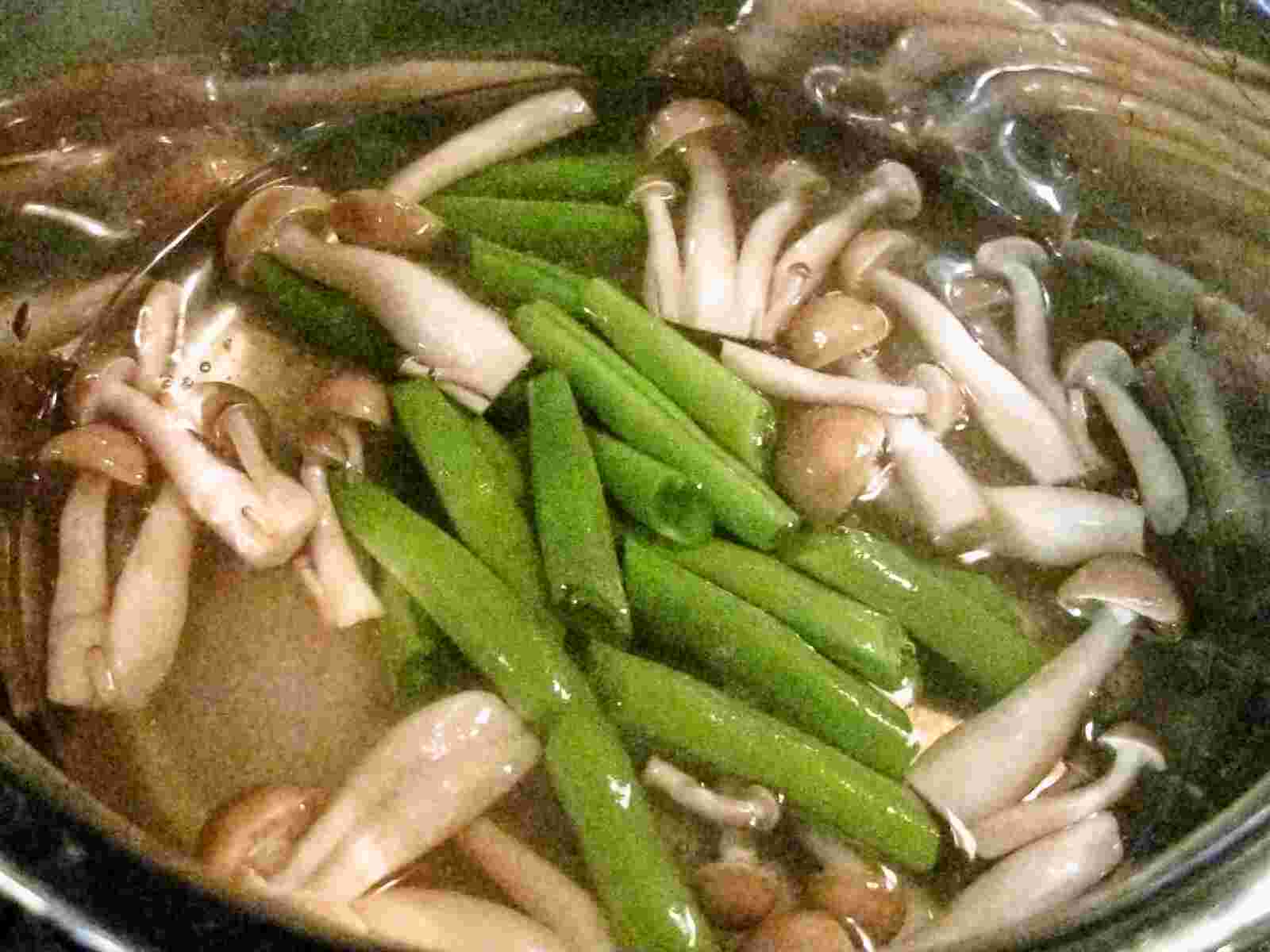 Recipes for Tom: Shimeji to ingen no kuroae / shimeji mushrooms and ...