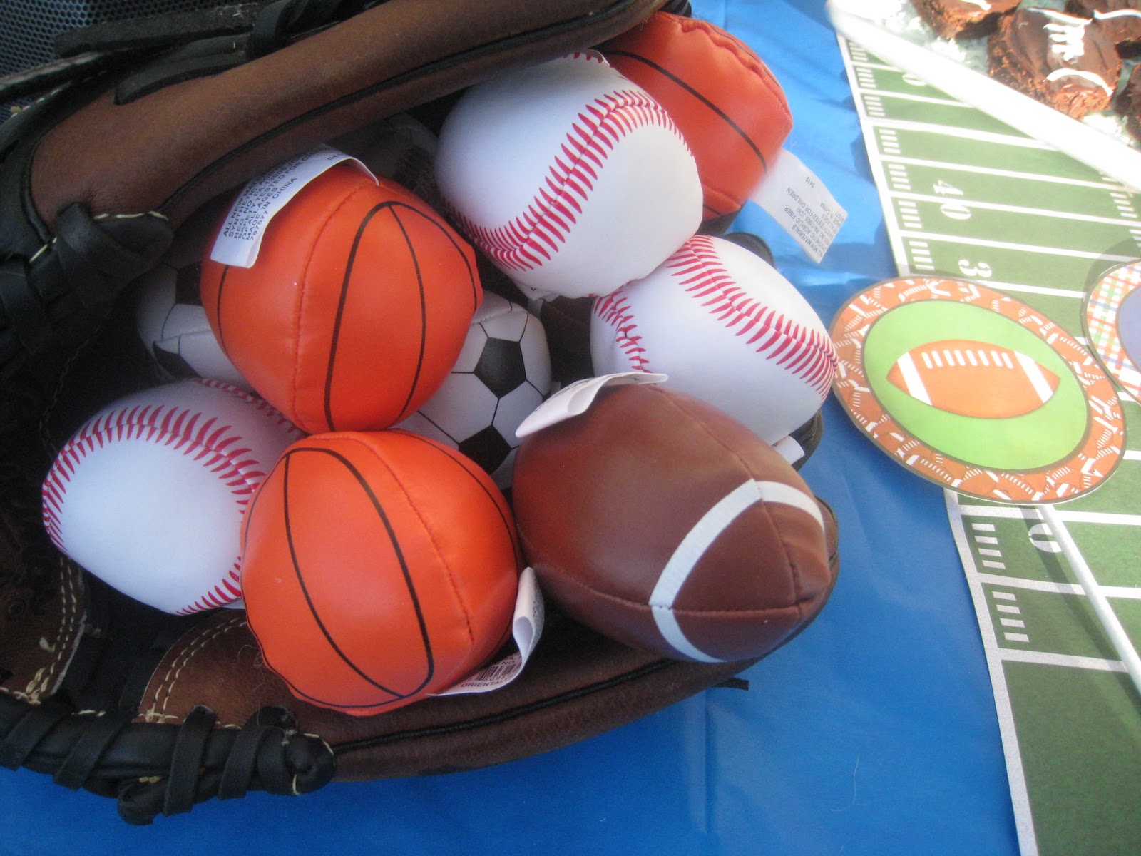 FlipChick Designs: Let's Have a Ball--Party Feature!