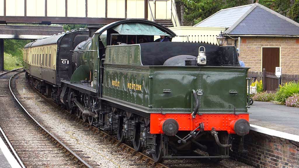 GWR 2800 Class No. 2807: Photos taken at Winchcombe (2807, 4270, siphon)