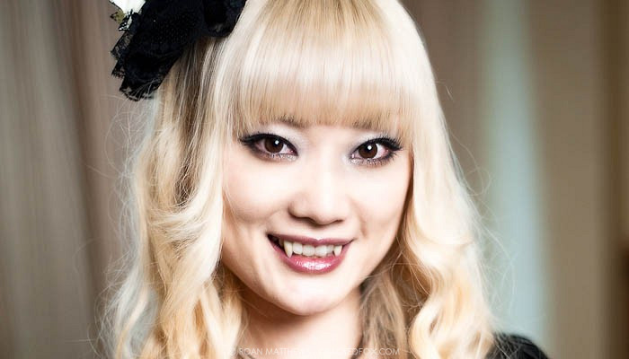 Vampire Beauties: Celebrity Halloween costume contest