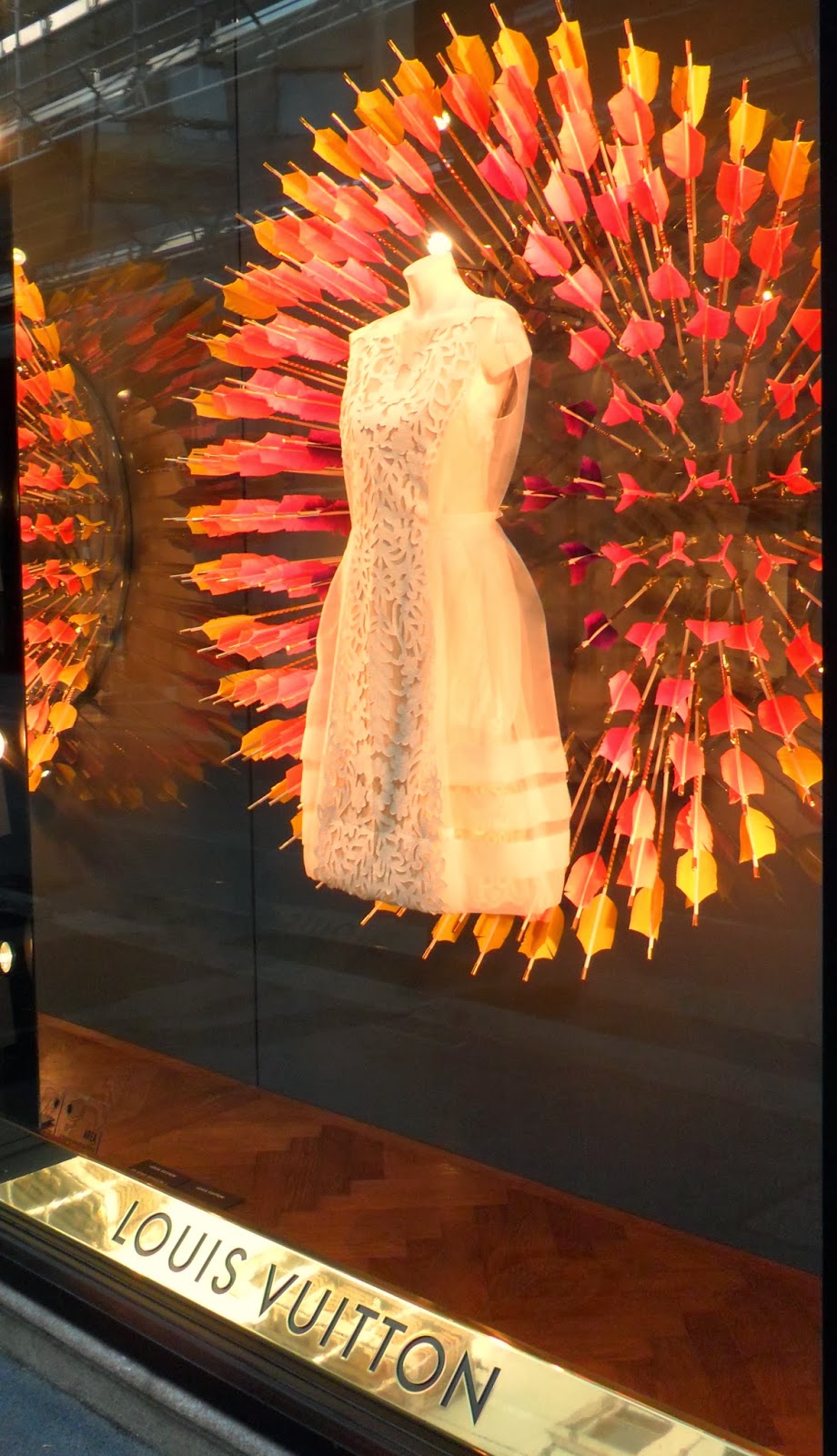 curso de escaparates: decorar el escaparate parte 2 CURSO EL COLOR