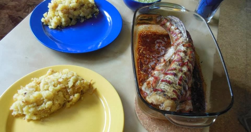 Tady je Popelčino: ŠTIKA PEČENÁ NA MÁSLE SE SLANINOU, ŠŤOUCHANÉ BRAMBORY